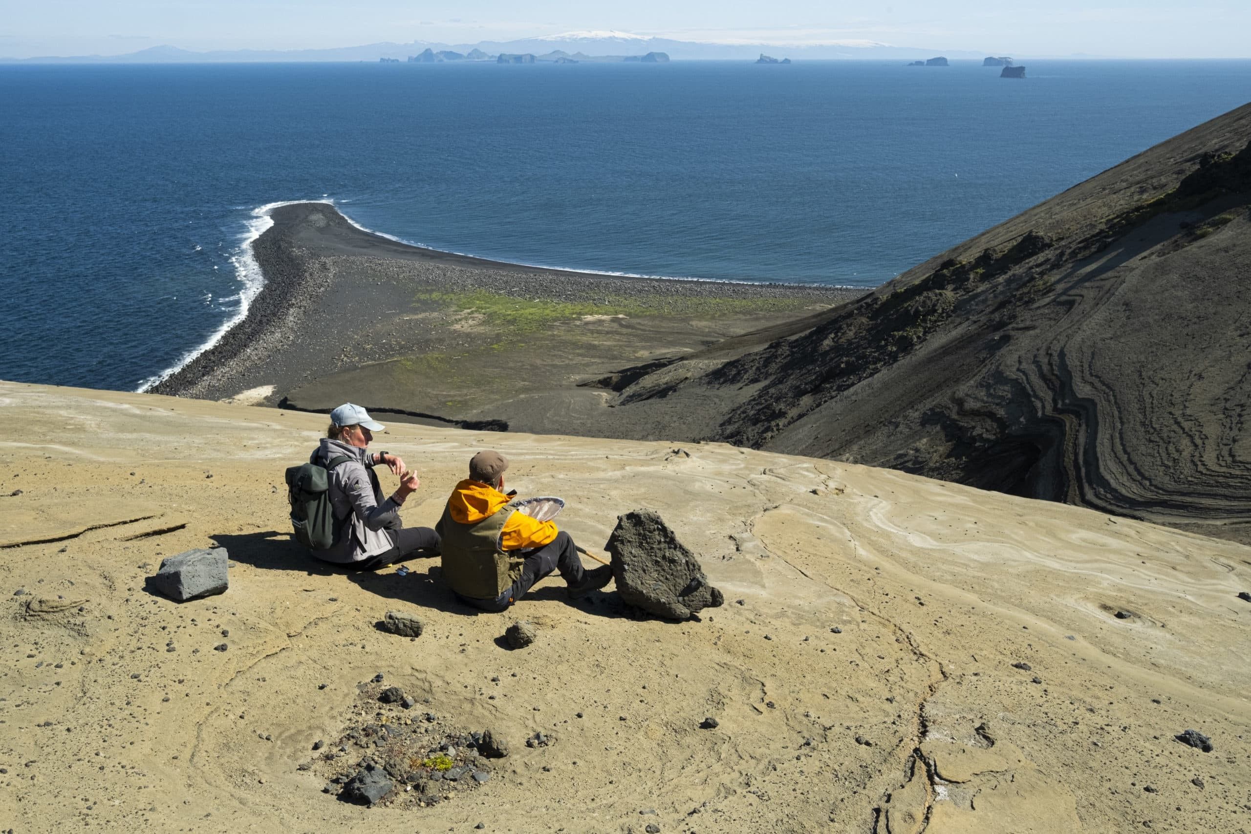 Një ishull misterioz me vetëm një shtëpi në të cilën "vdekatarëve të ...