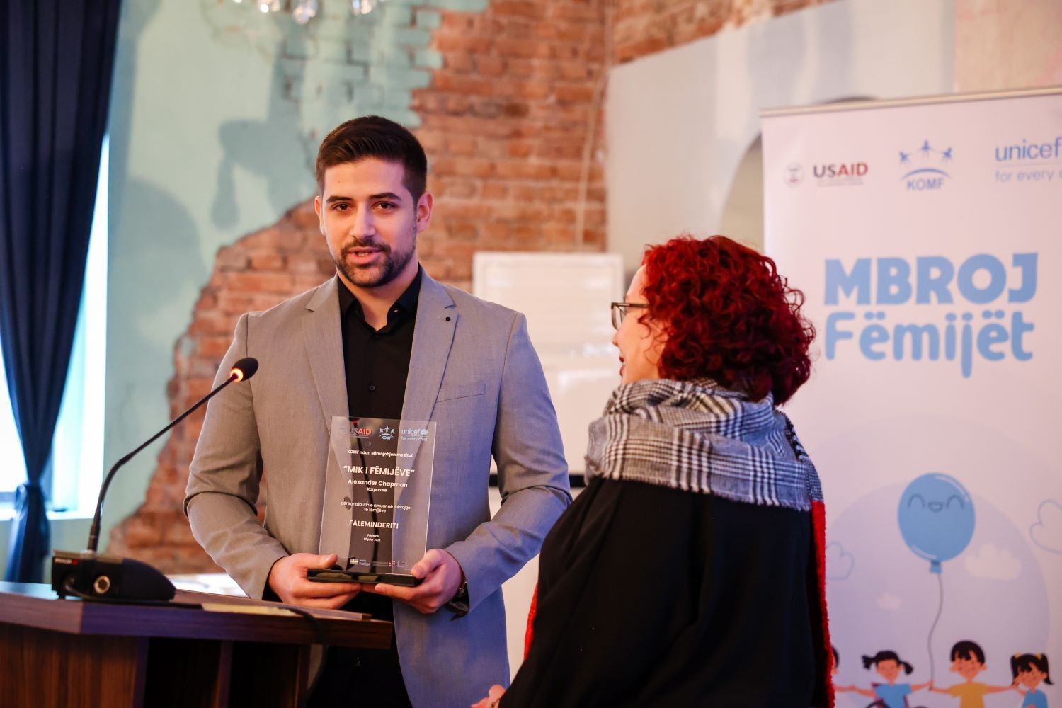 Alexander Chapman is honored with the recognition "Friend of children ...