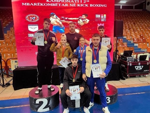 Club "Wolf" from Tetova wins five medals in the Kickboxing Championship ...