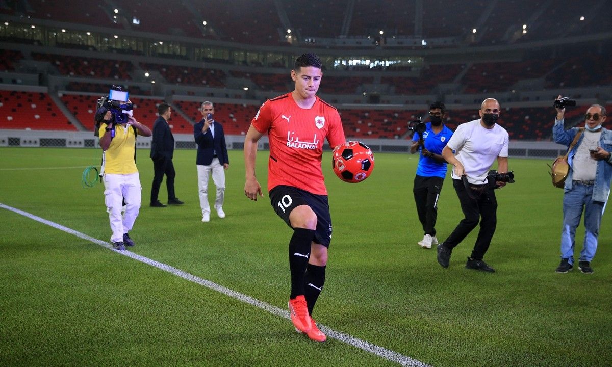 “Në Katar, shokët më thanë se nuk duhet të bëja dush i zhveshur”, James ...