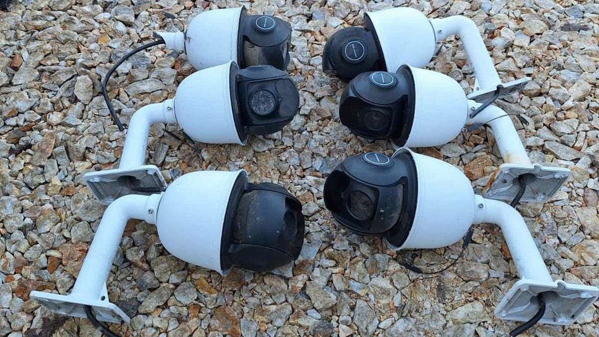 Largohen gjashtë kamera ilegale në Zubin Potok, po monitoronin ...