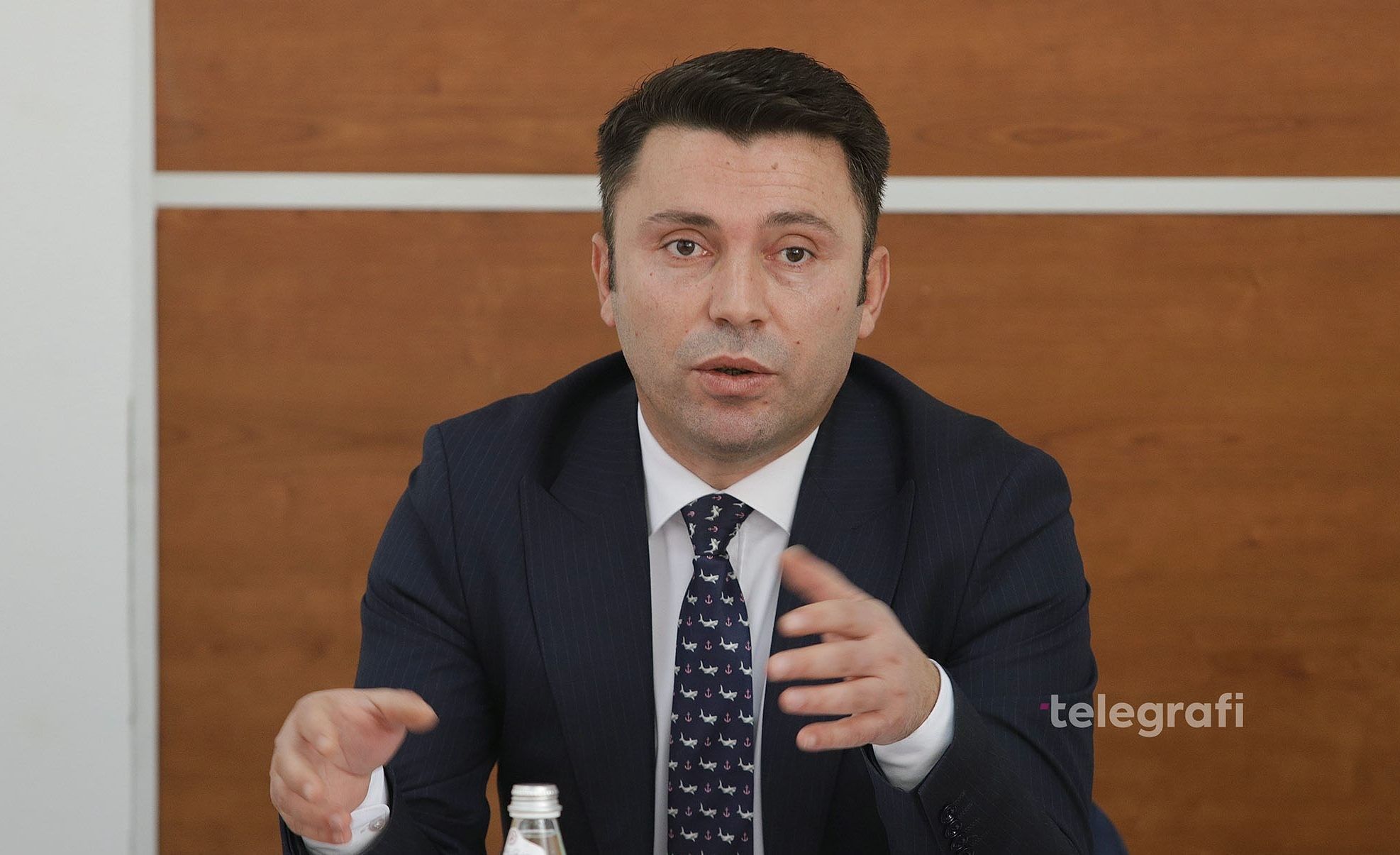 Miratohet Kodi i Sjelljes për deputetët, ata që ofendojnë dhe bëjnë ...