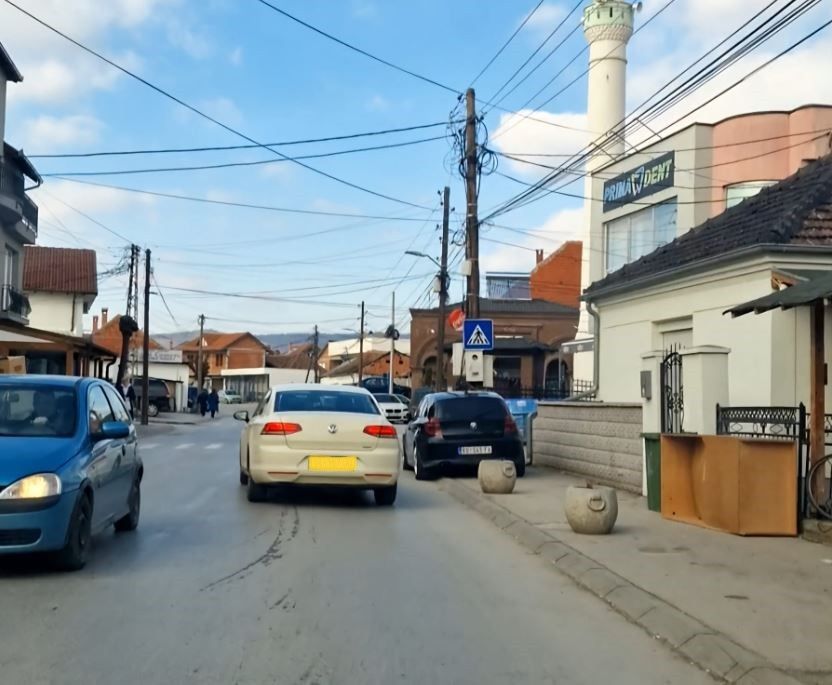 Veturat me targa RKS në rrugët e Luginës, Mustafi: Këmbëngulje ...