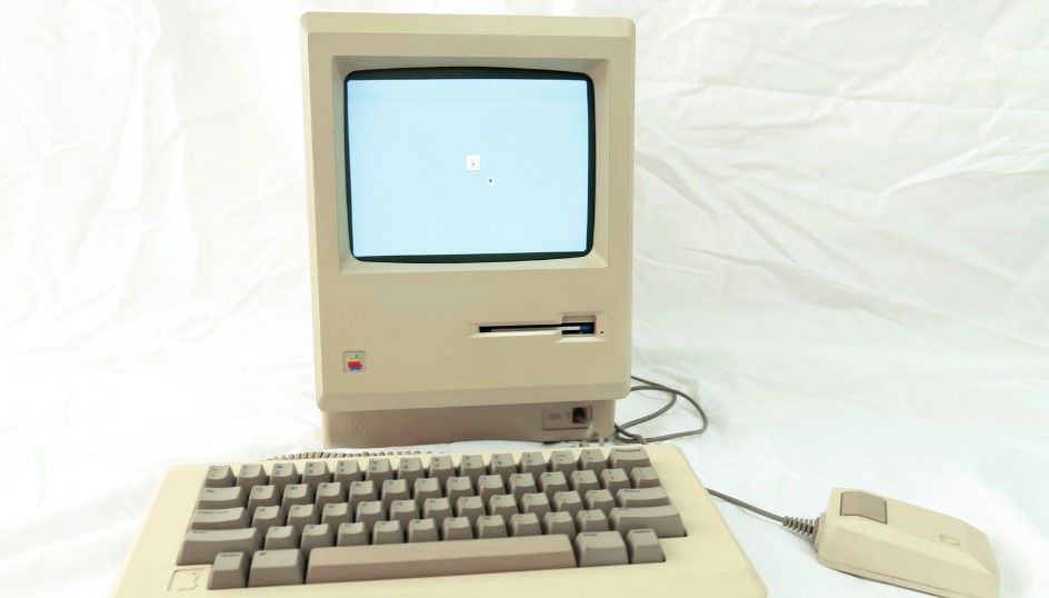 40 years ago Apple launched the Macintosh personal computer - Telegraph ...