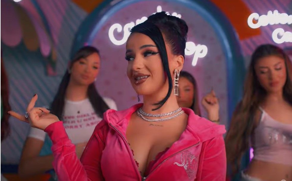 Rina Balaj publishes the new song "Slay" - Telegrafi - Telegrafi