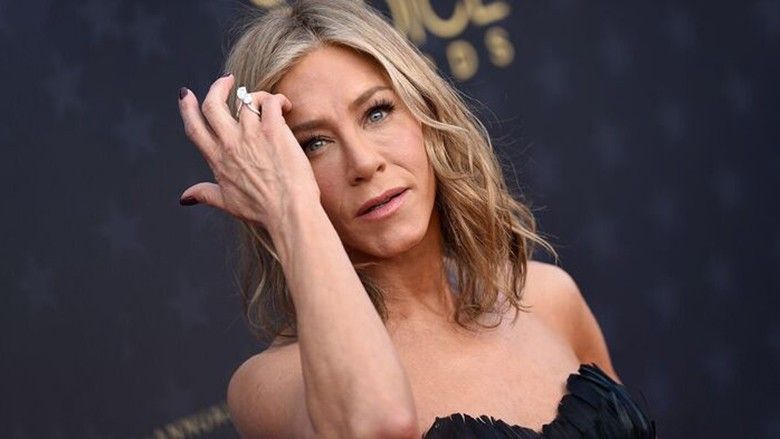 Jennifer Aniston joins the hottest nail trend - Telegraph - Telegraph