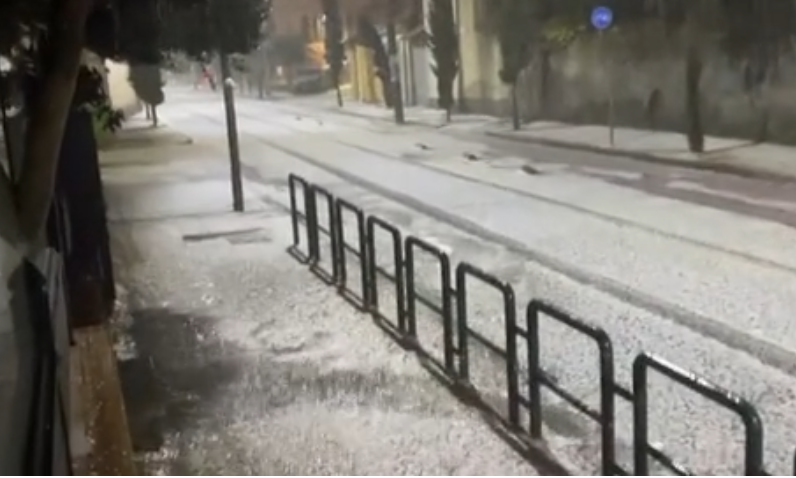 Breshri zbardh rrugët e Tiranës - Telegrafi - Telegrafi