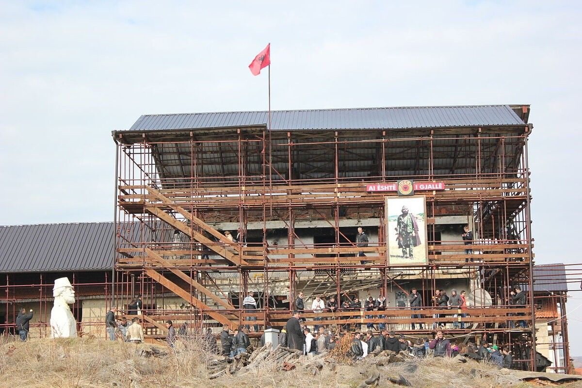 Sot shpaloset master plani për Kompleksin Memorial "Adem Jashari" në ...