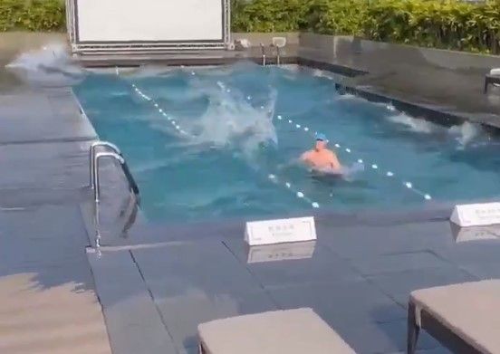 He was relaxing in a pool when the earthquake shook Taiwan - the video ...