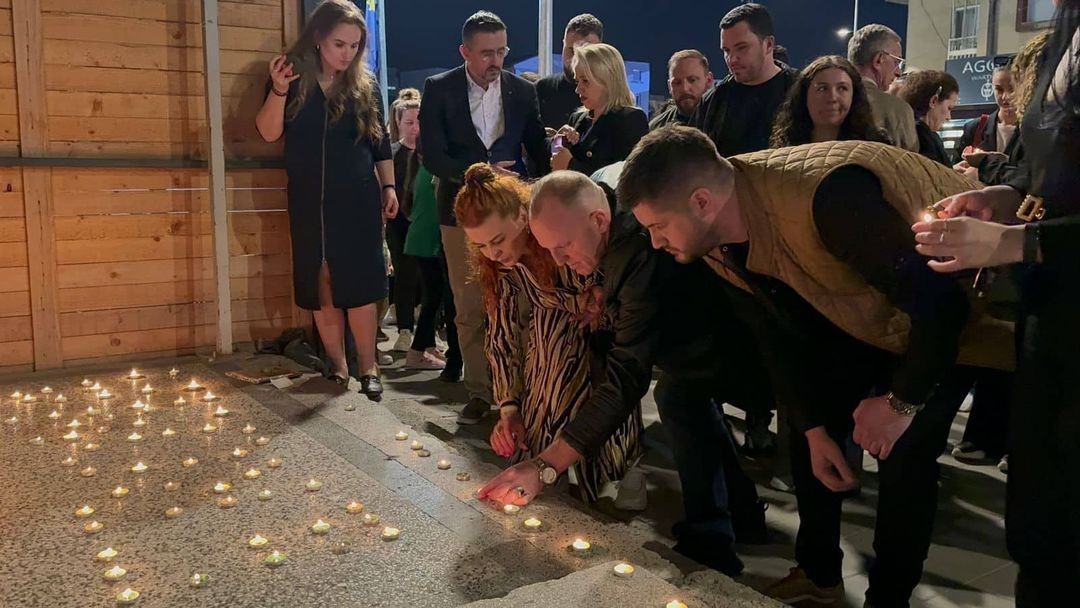 Ndizen qirinj në Ferizaj për Eronën që u vra nga ish-bashkëshorti ...