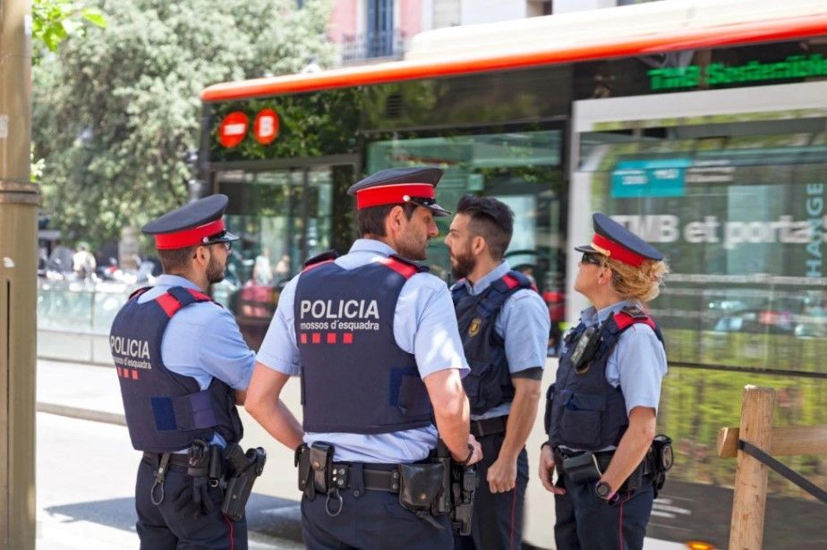 Mashtrimi në WhatsApp, më shumë se 100 të arrestuar në Spanjë ...