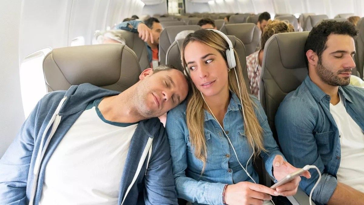 Here's what happens to the body during a plane flight - Telegraph ...