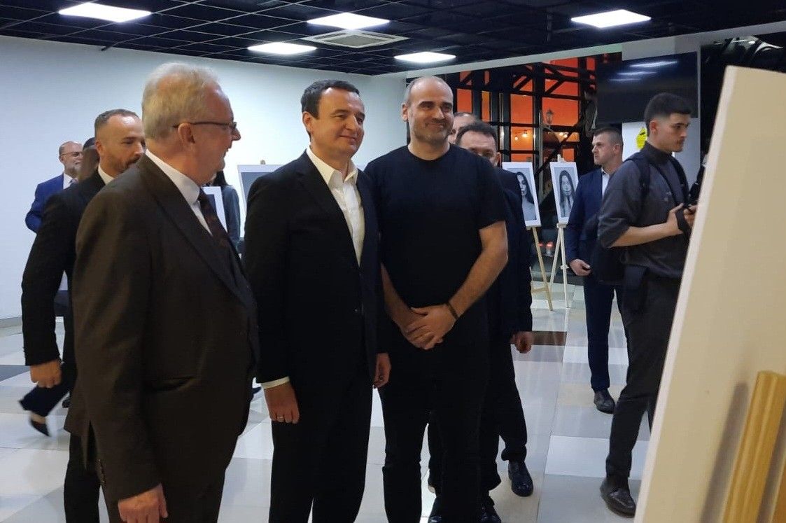 Ndiqet me kureshtje ekspozita e fotografit Arton Humolli - “Ajo ...