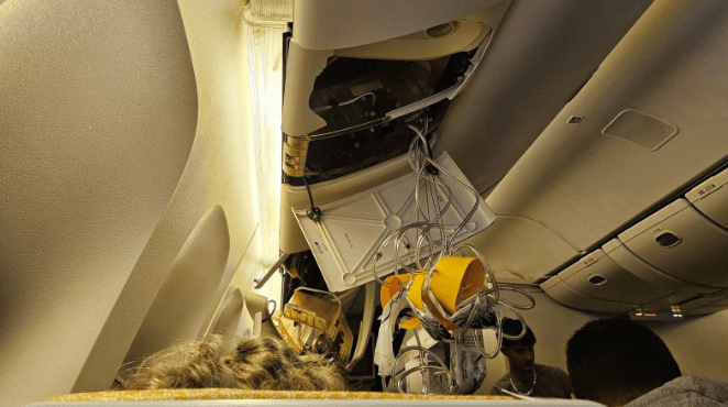 Images showing the damage inside the plane that was hit by turbulence ...