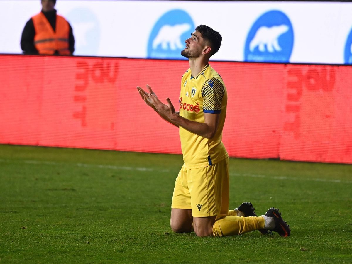 Albin Berisha shënon dhe shpëton Petrolulin nga rënia - Telegrafi ...
