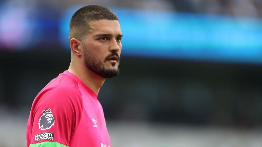 Aro Muric mund të mbetet pjesë e Ligës Premier – ekipi i njohur shfaq ...