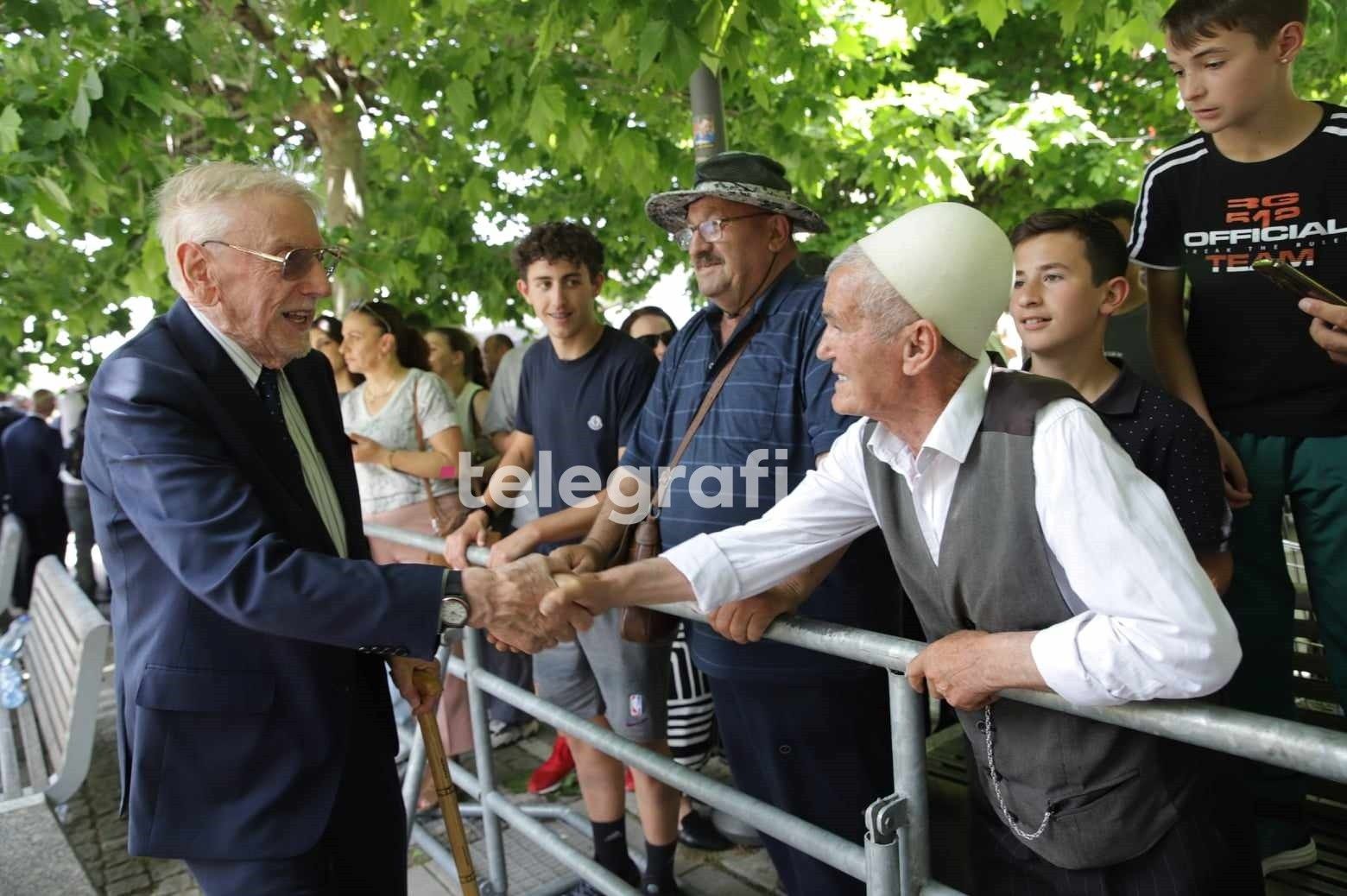 25 years of freedom, excited and proud citizens during the parade of ...