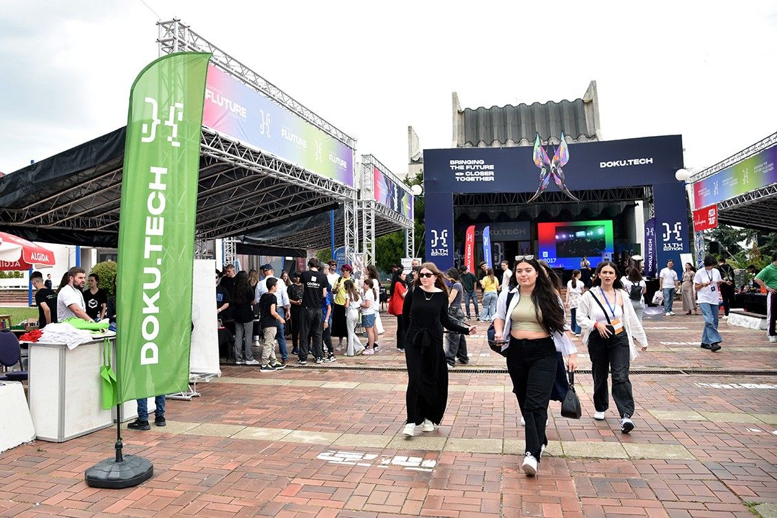 Doku.Tech nis dekadën e dytë me diskutime për të ardhmen digjitale - Telegrafi - Telegrafi