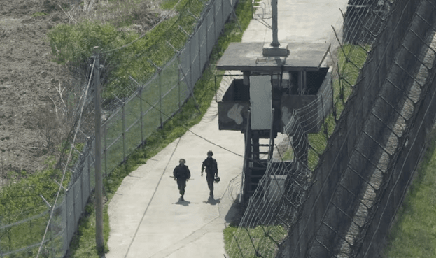 South Korea with warning shots after North Korean soldiers have crossed the border - Telegraph ...