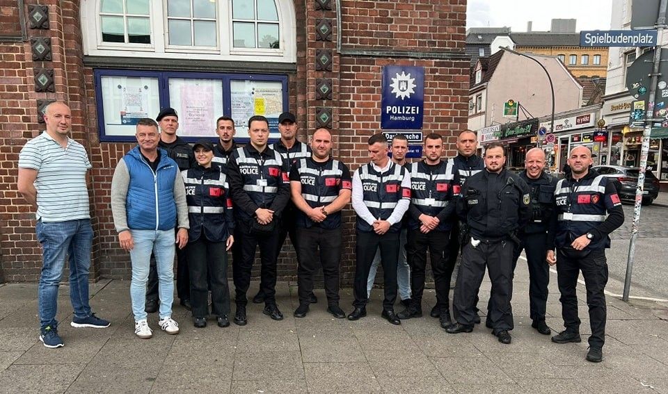 Policia shqiptare pjesë e masave të sigurisë në Hamburg për ndeshjen ...