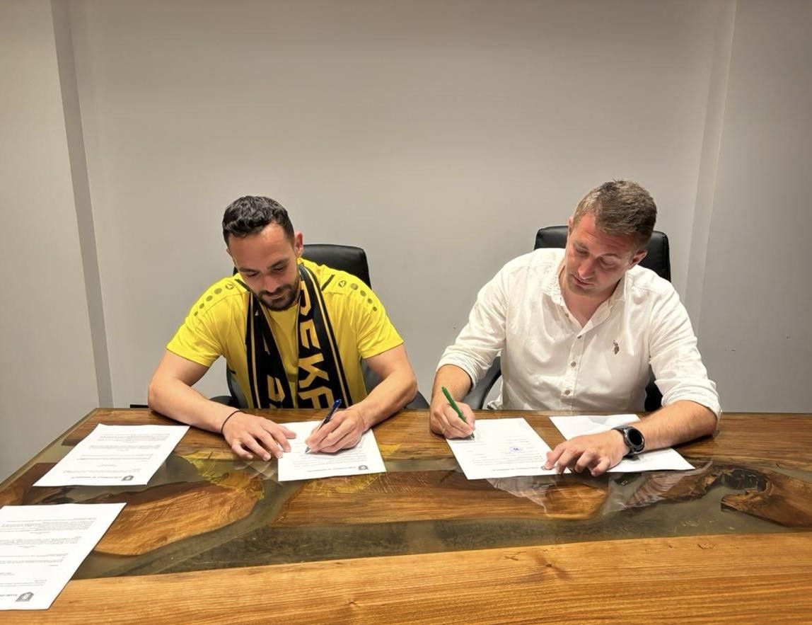 Zyrtare: Nikola Stijepovic, lojtar i ri i Suharekës - Telegrafi - Telegrafi