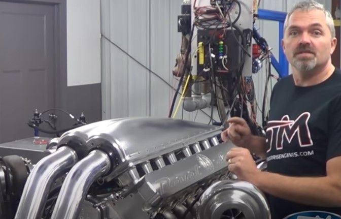 The car gets incredible power from the V16 engine - 12 liters and 5000 ...