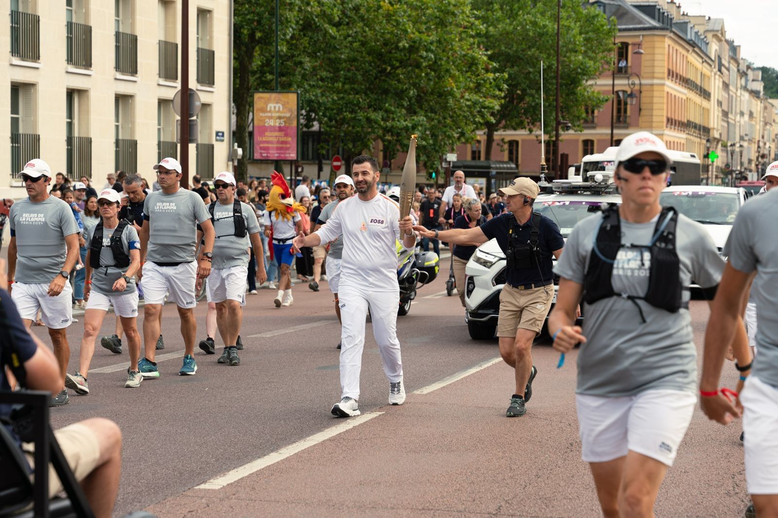 Meet the first Albanian to carry the Olympic flame - Shkumbin Muçolli ...