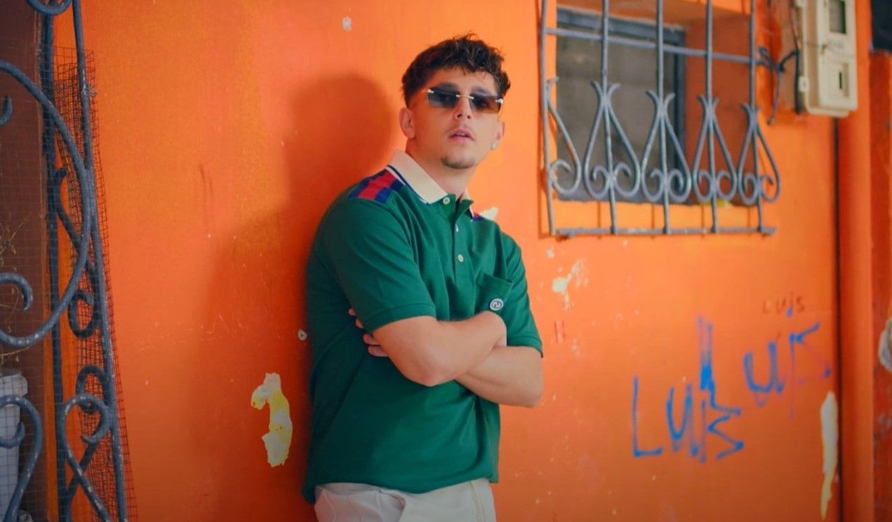 The young artist Lisi presents the first project "Rooftop" - Telegrafi ...