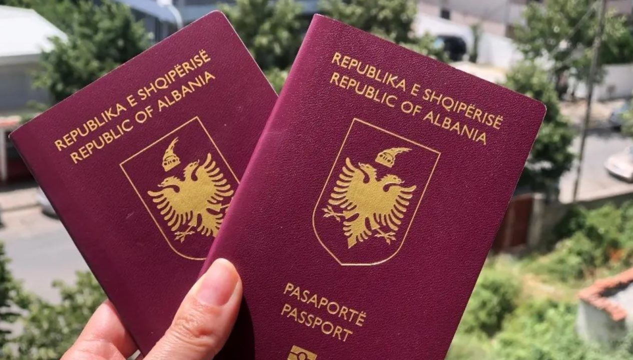 Pasaporta e Shqipërisë renditet e 43-ta në botë, shqiptarët mund të ...