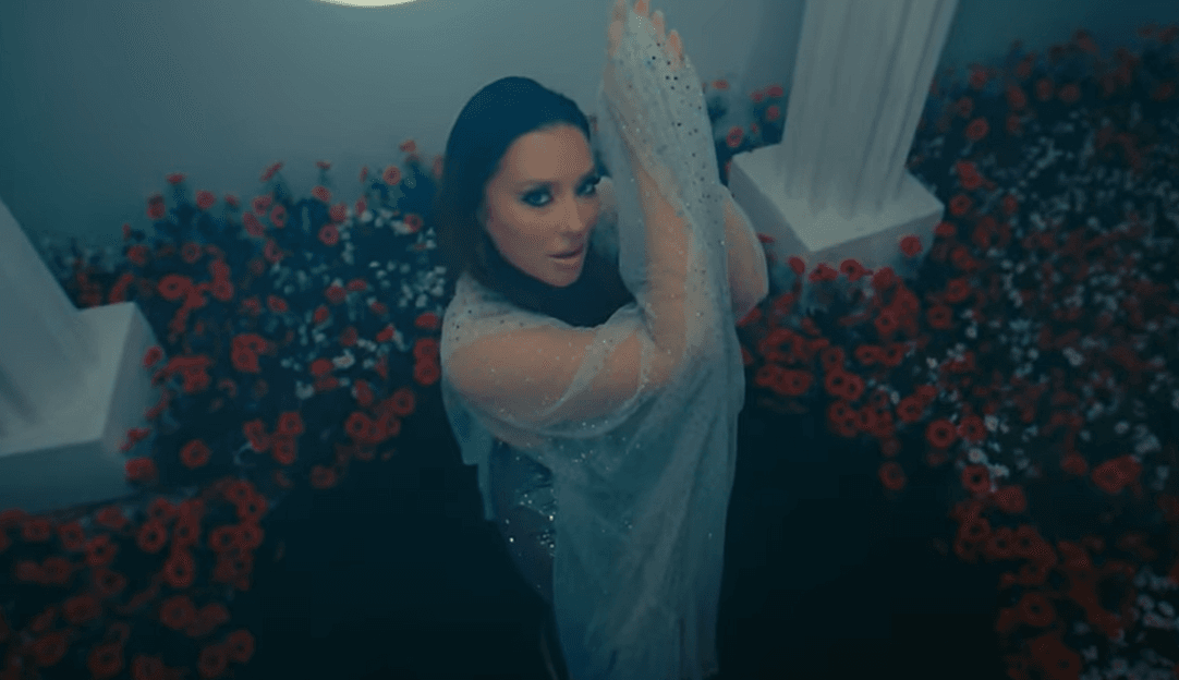 Ronela Hajati lanson këngën më të re "Ta Ta Ta" - Telegrafi - Telegrafi