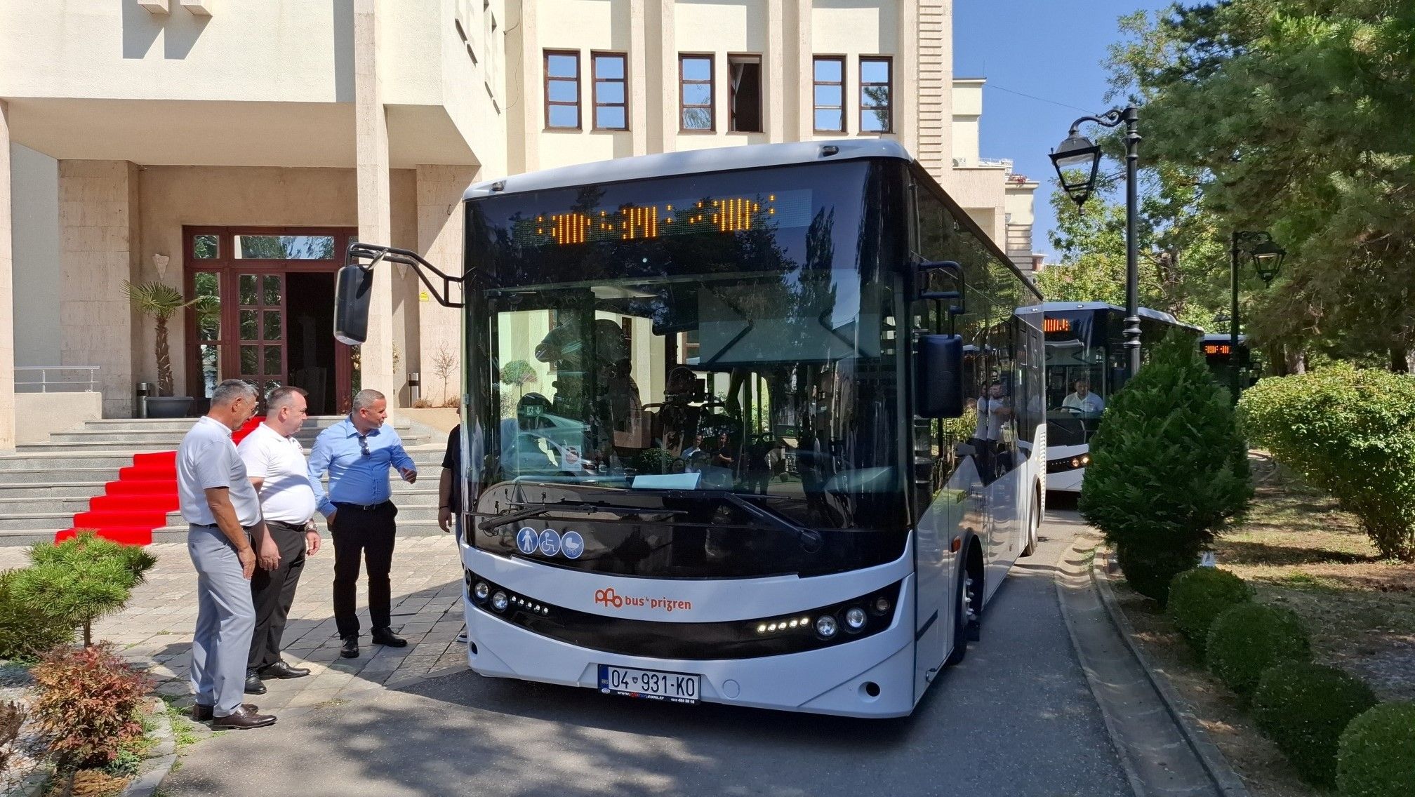 Në Prizren nis qarkullimi i autobusëve të rinj të transportit urban ...