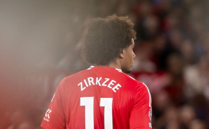 Falë Zirkzees që realizon në debutim, Man United e nis me fitore ...