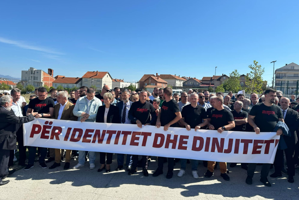 The Albanians of the Presheva Valley protest against the violation of ...