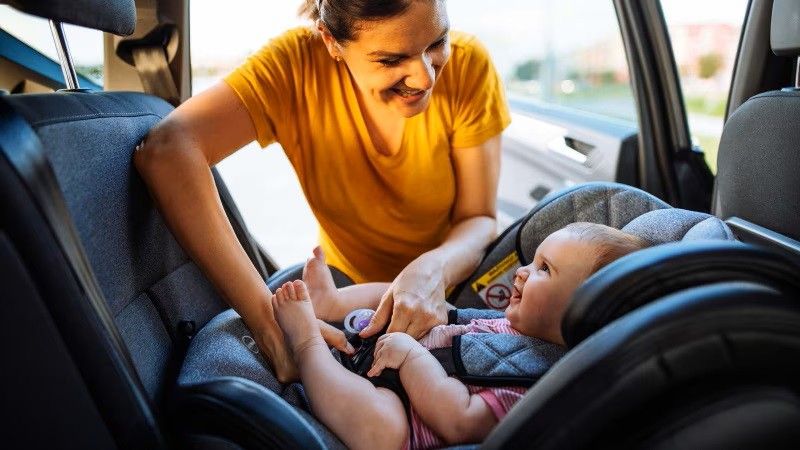 These are the safest positions for the baby in the car. Is it safer ...
