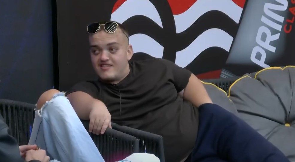 Burimi thotë se nuk po mund të lahet, ka një arsye të çuditshme ...