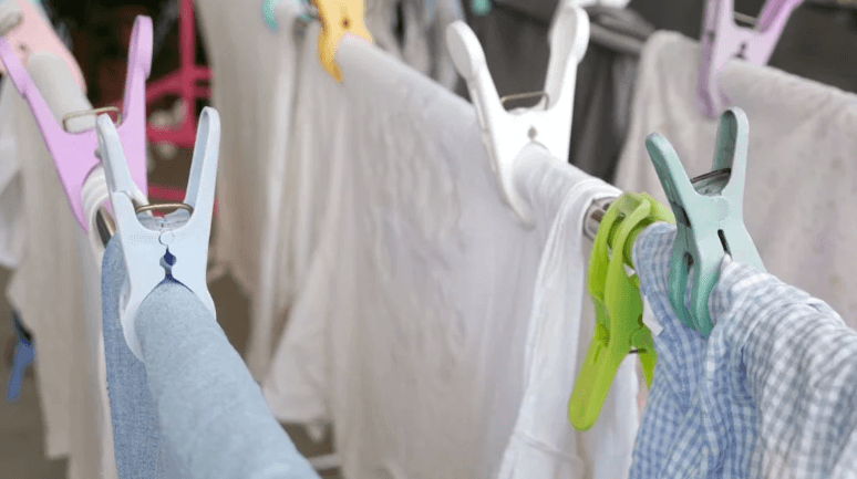 Dry clothes quickly with a method that does not require any heated ...