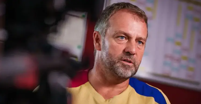 Hansi Flick po e kompleton transferimin e parë të janarit te Barcelona ...