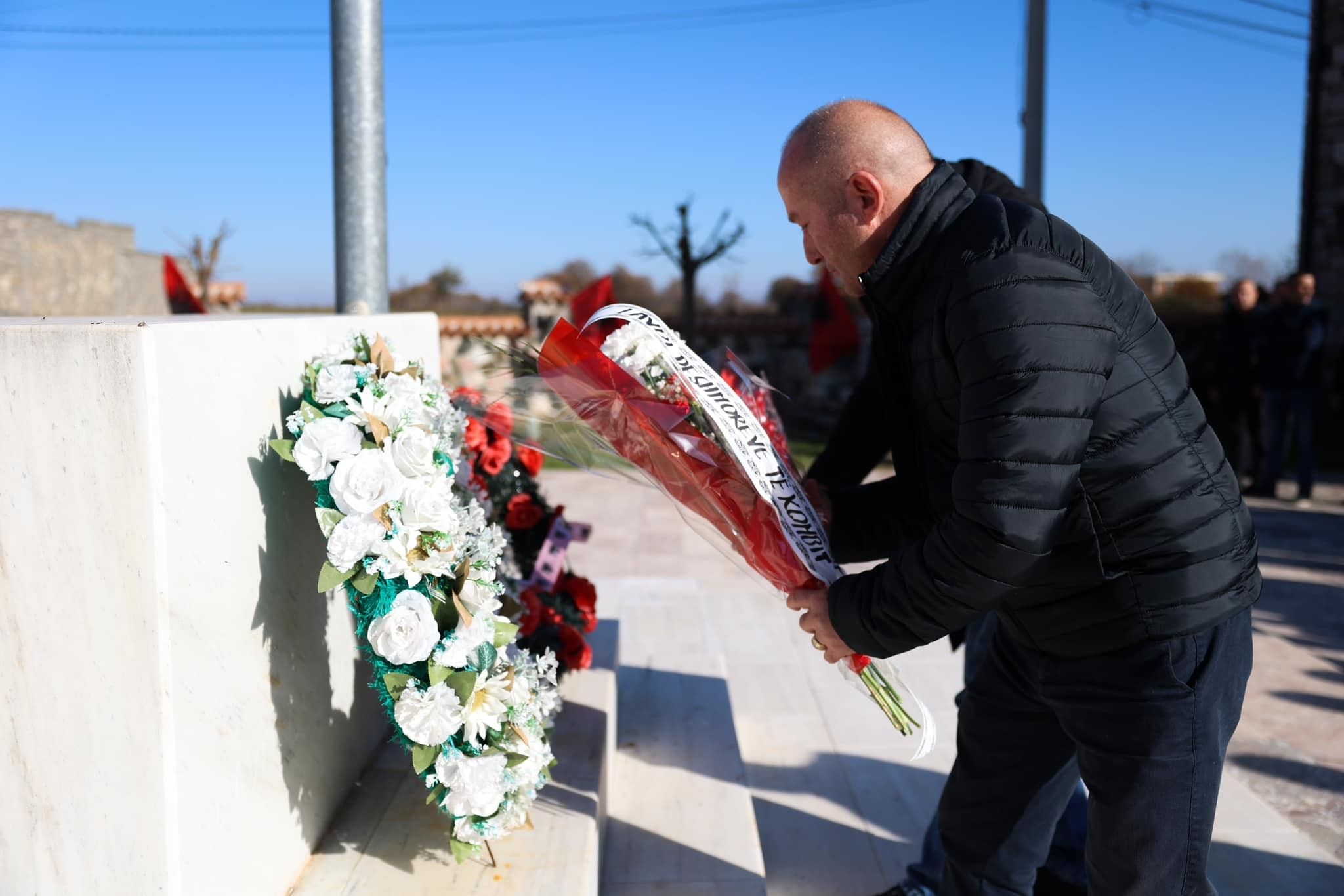 Haradinaj pays homage at the Martyrs' Memorial in Gllogjan: Freedom and ...