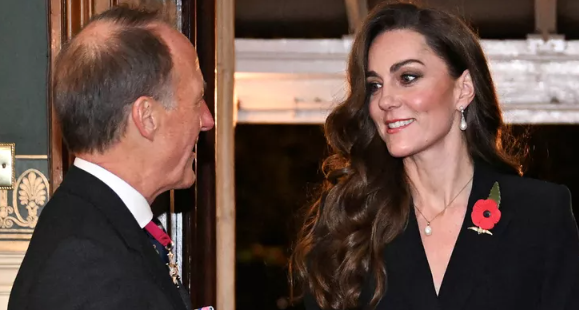 Kate Middleton bën paraqitjen e parë me familjen mbretërore pas ...