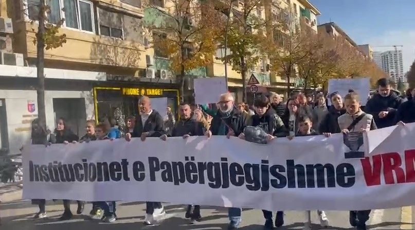 The murder of 14-year-old Martin Cani in Tirana, the citizens protest ...