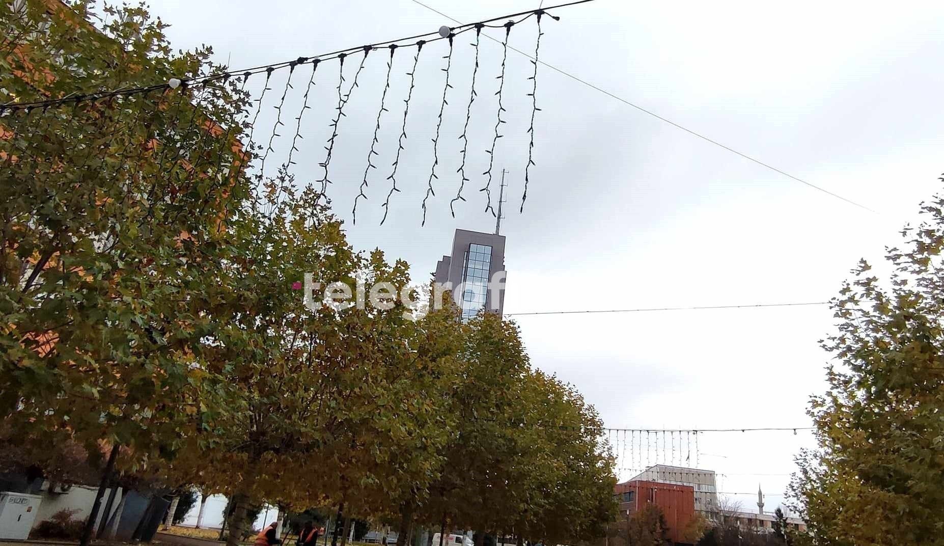 Prishtina Starts Decorating For The End Of The Year Holidays