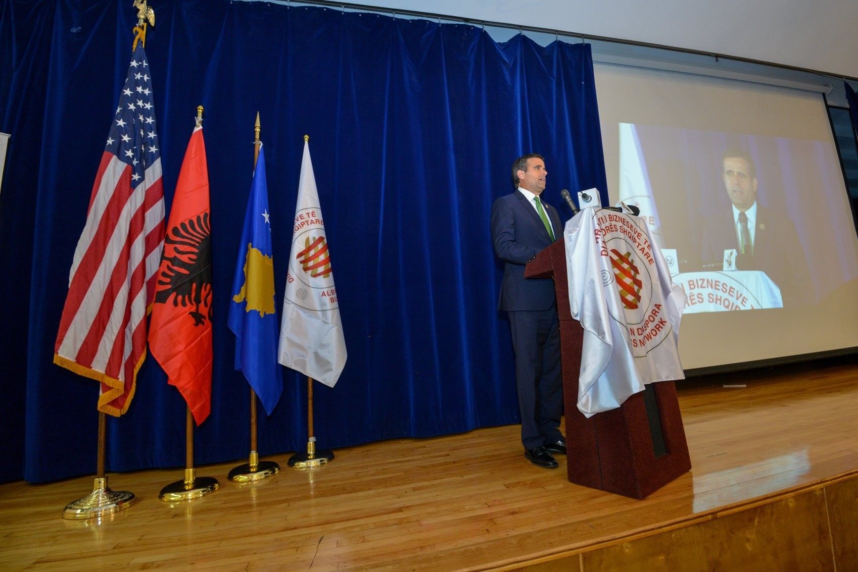 John Ratcliffe, the new director of the CIA and the strong ties with ...