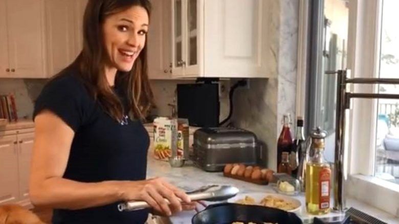 Jennifer Garner cooks delicious chicken with lemon - Telegraph - Telegraph