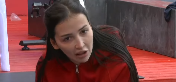 Xheneta Fetahu: Kam dërguar fotografi të këmbëve në OnlyFans - Telegrafi - Telegrafi