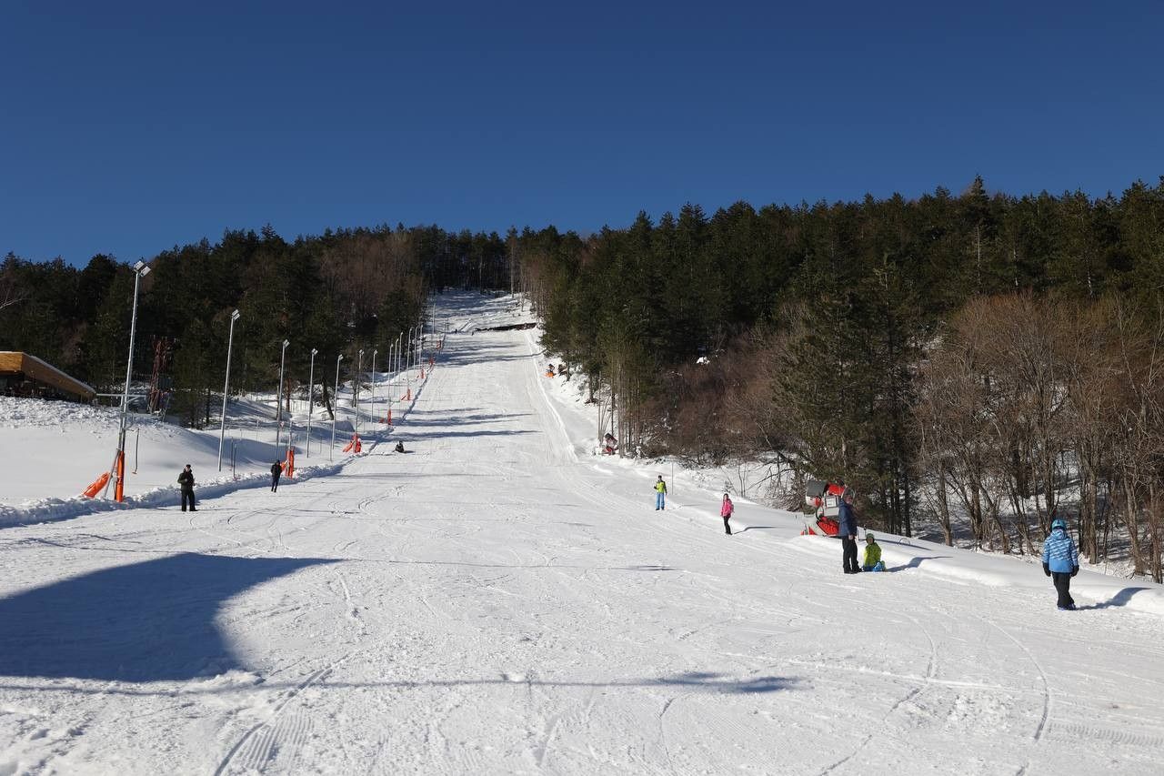 Hapet qendra për skijim “Mihajllovo", pista e parë e skijimit pagëzohet ...