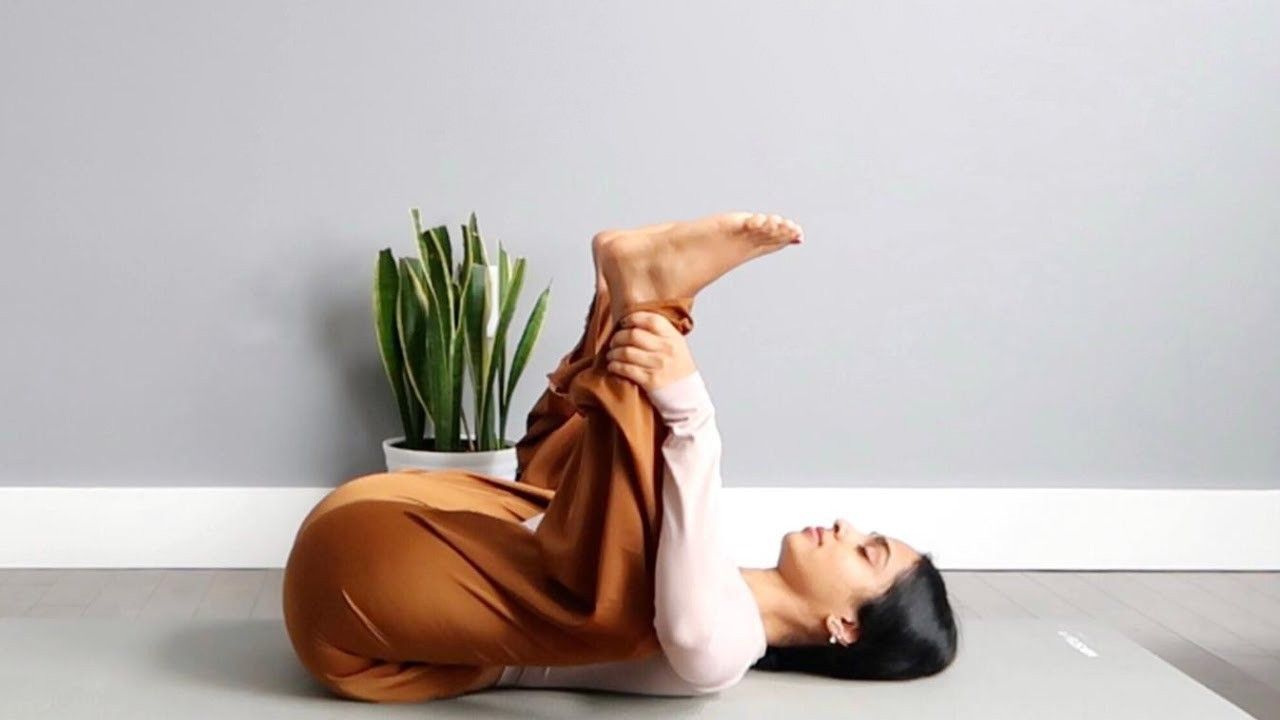 Yoga against bloating and gas: Exercises for a flat stomach and better ...