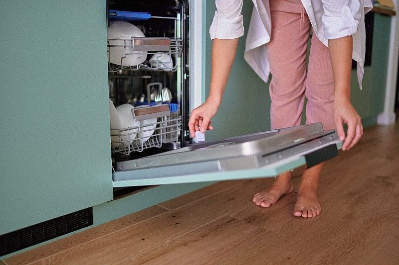 A e dini pse duhet të vendosni një peshqir enësh në pjatalarëse ...