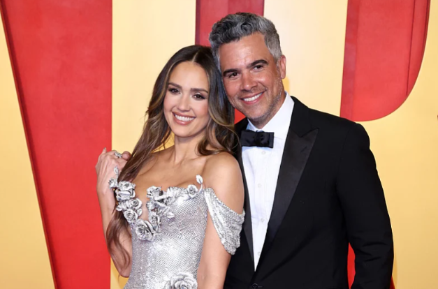 Jessica Alba is divorcing her husband Cash Warren after 17 years of ...