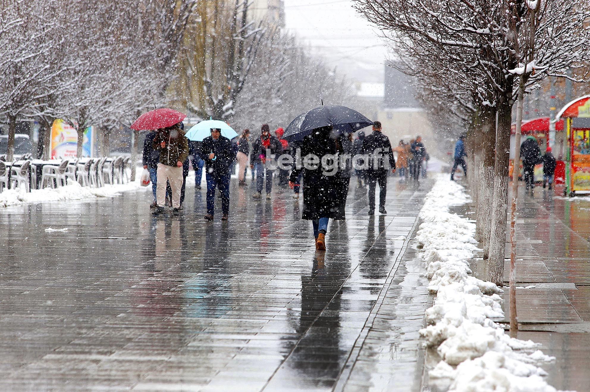 Fundjavë me temperatura të ulëta dhe mundësi për reshje bore ...