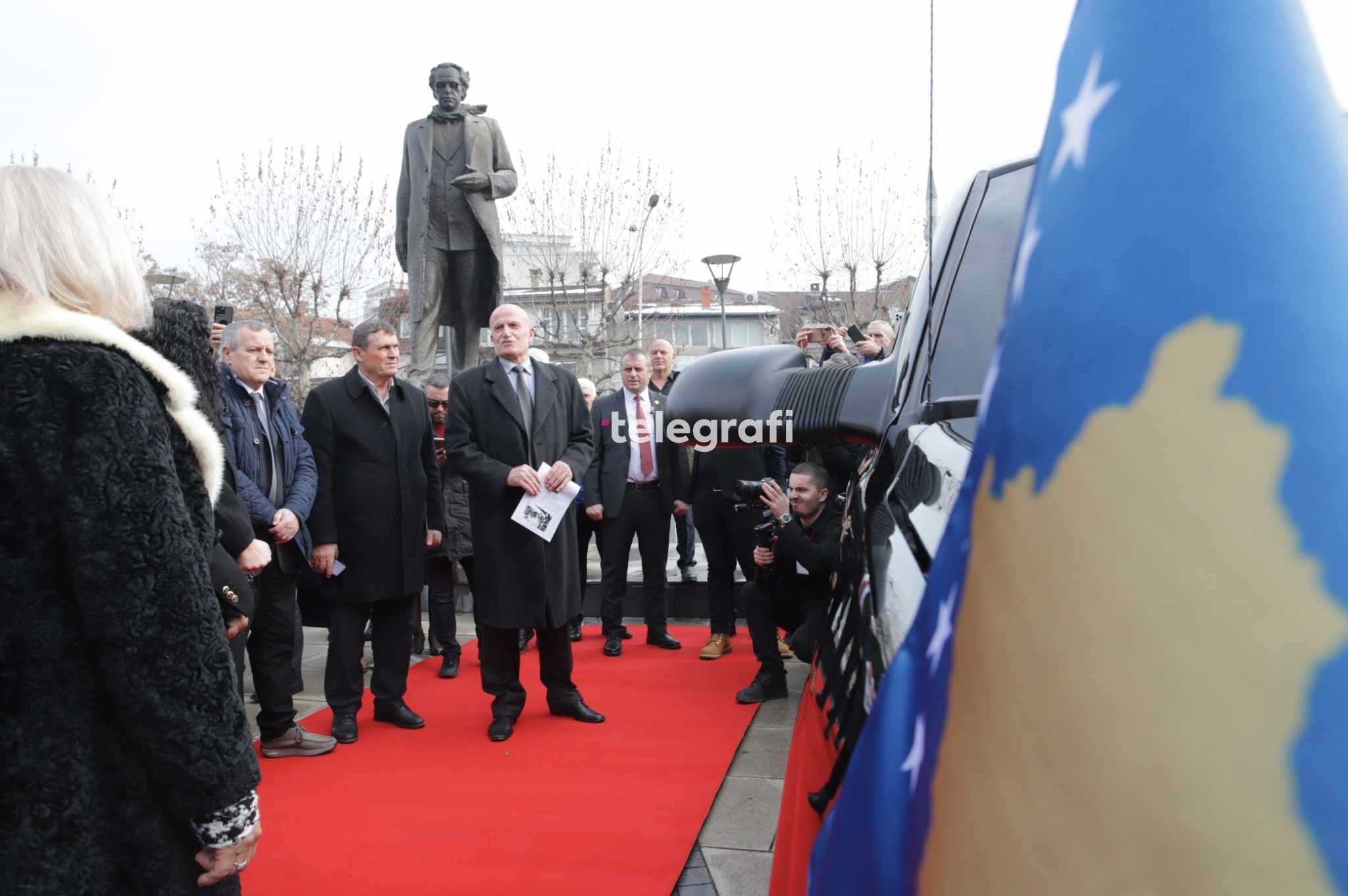 Restaurimi i veturës së presidentit historik Ibrahim Rugova, fotografi ...